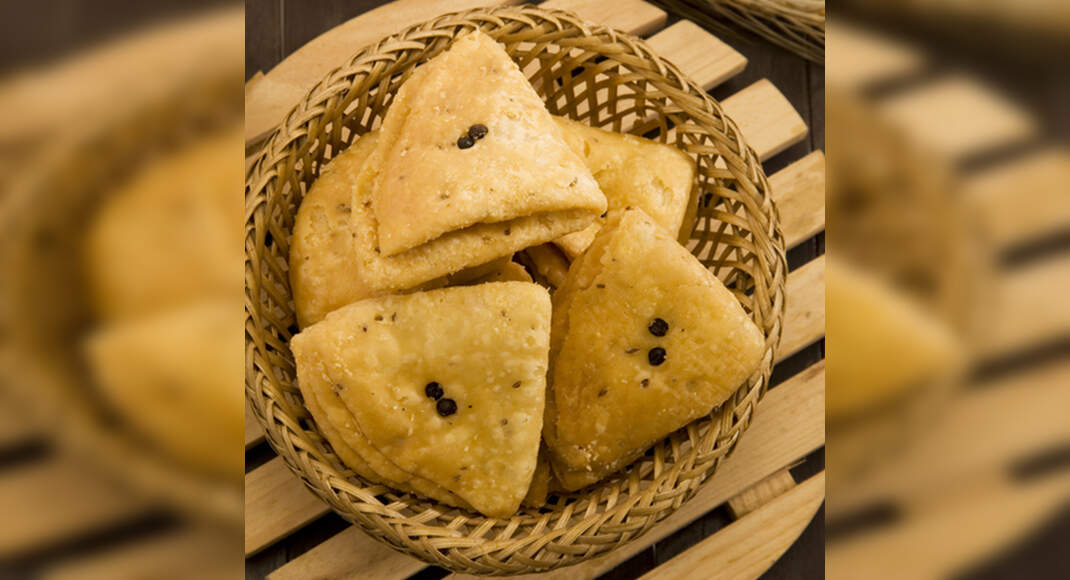 Bangla Nimki Recipe: How to Make Bangla Nimki Recipe | Homemade Bangla ...