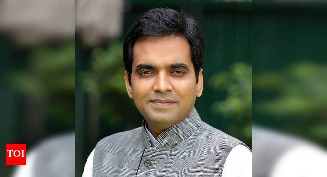 RWAs meet Pankaj Singh over civic issues | Noida News - Times of India