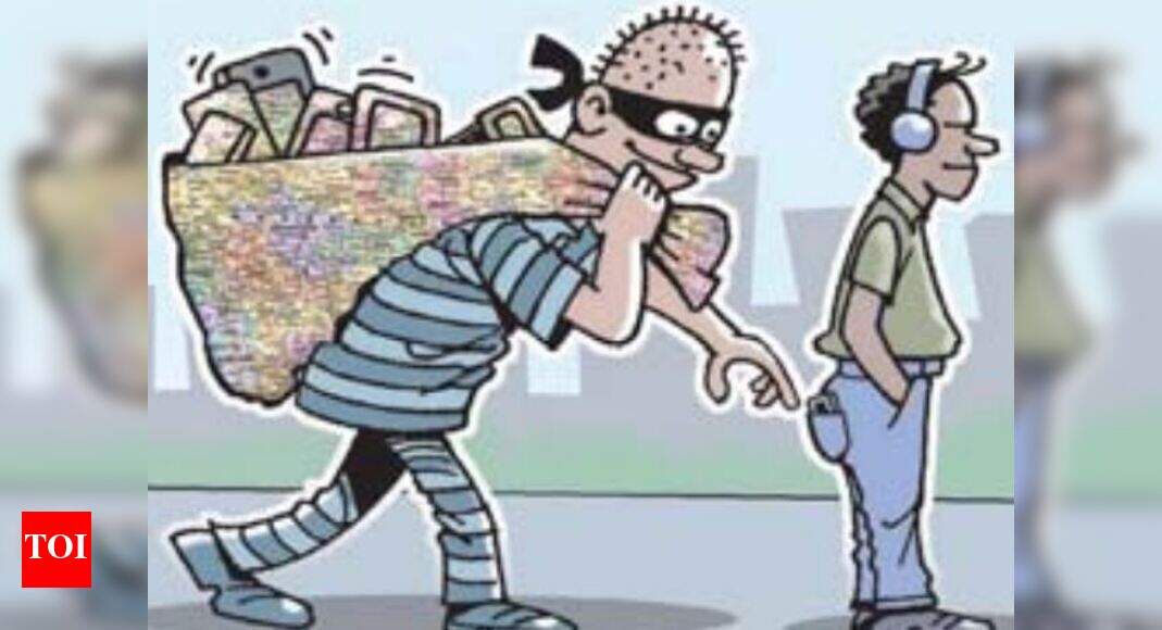 Mobile snatching latest crime on the block | Pune News - Times of India