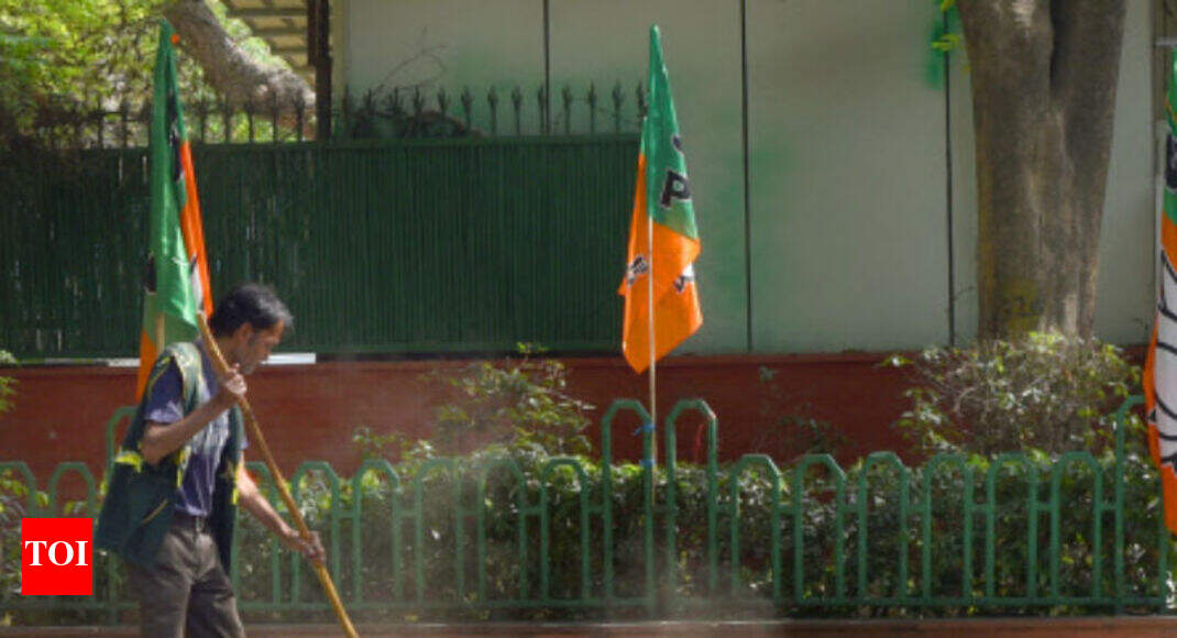 MCD Election Results 2017: Sweep for BJP, Delhi dumps broom: Test for ...