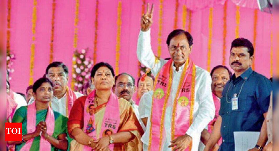 Bangaru Telangana: KCR blows 2019 election bugle with 'Bangaru ...