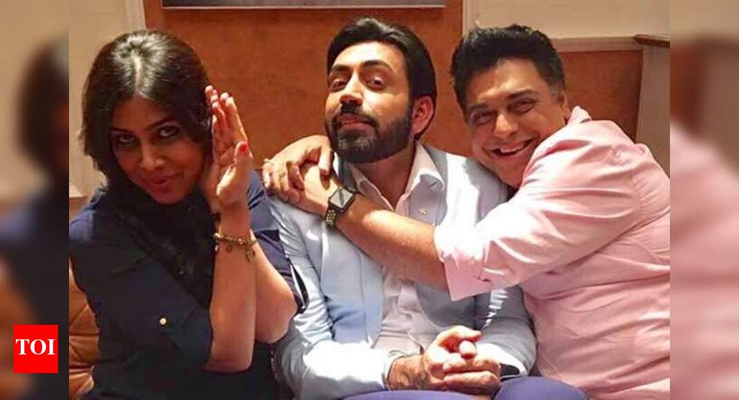 Raaj Singh Arora plays Sakshi Tanwar's love interest in web series ...