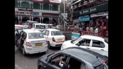 Long traffic jams in Mussoorie as revellers crowd hill town | Dehradun ...