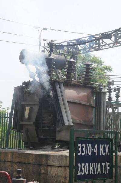 Transformer explodes during maintenance, two electrocuted | Agra News ...