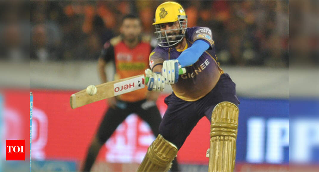 WATCH: Robin Uthappa shoulders Siddarth Kaul, Yuvraj Singh intervenes ...