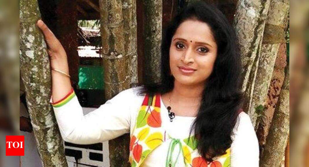 Surabhi floors the audience with her funny speech | Malayalam Movie ...