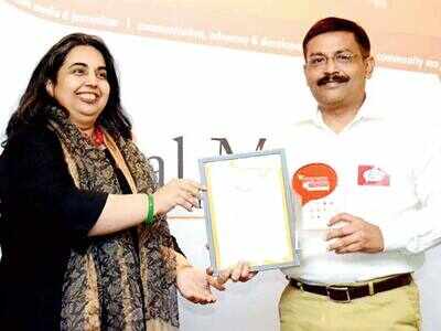 UP Police's Twitter Seva wins Social Media for Empowerment award ...