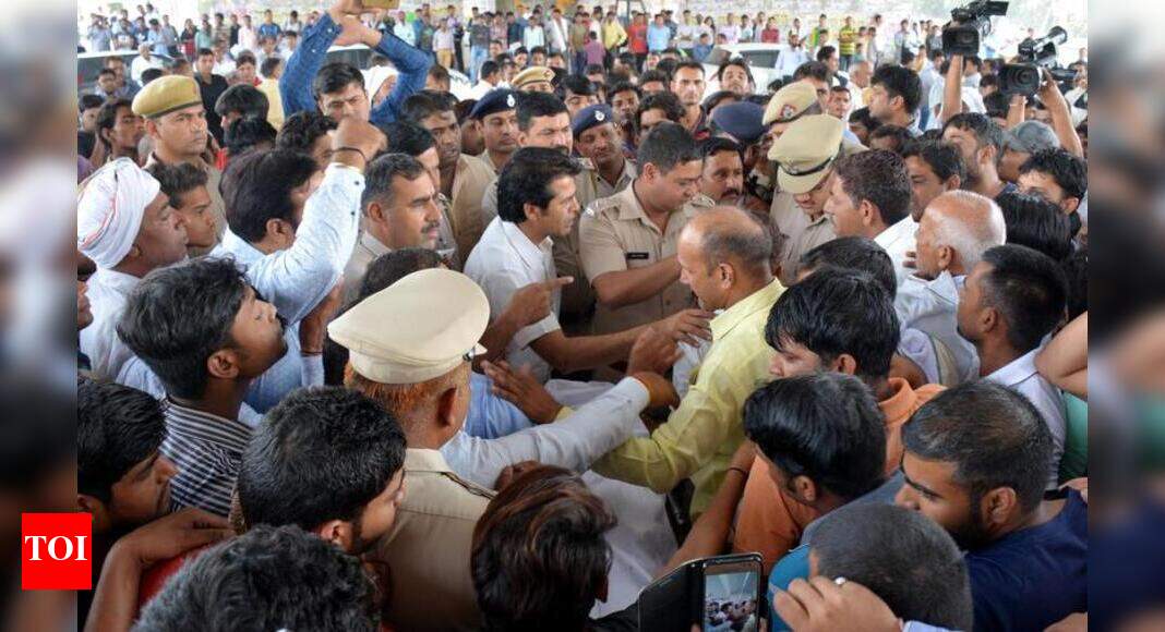 Dowry death: Villagers block Sohna Rd to protest police inaction ...
