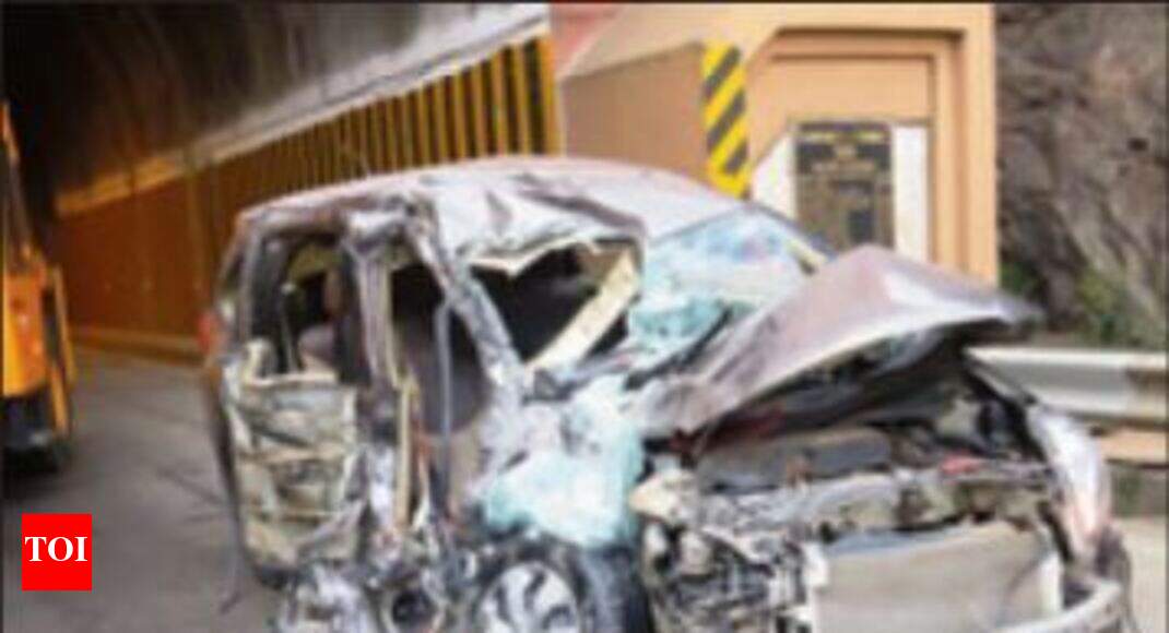 Five from Mumbai die in expressway car crash | Pune News - Times of India