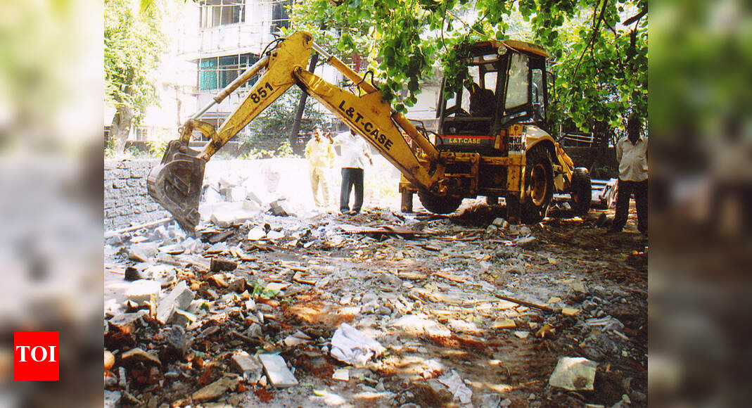 TMC chief supervises demolition drive day after assault on DMC | Thane ...
