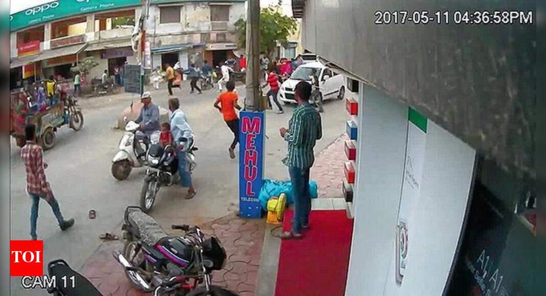 Petrol pump owner chased, thrashed by 6 | Rajkot News - Times of India Petrol pump owner chased, thrashed by 6 | Rajkot News - Times of India