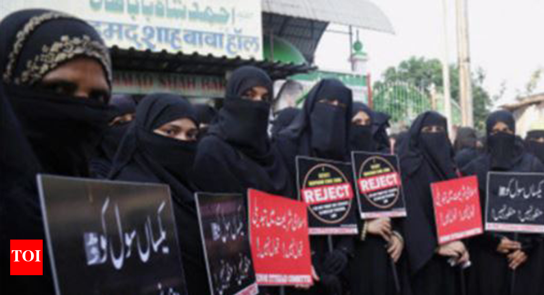 Triple Talaq: Islamic scholars: Triple talaq an unfortunate act | India News - Times of India