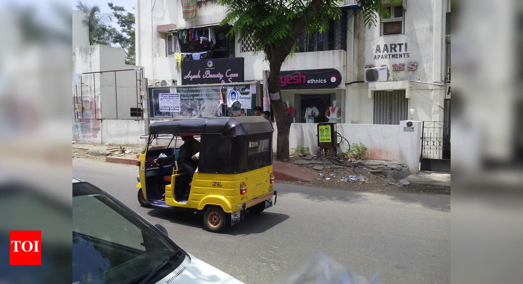 Roofless bus shelter! - Times of India