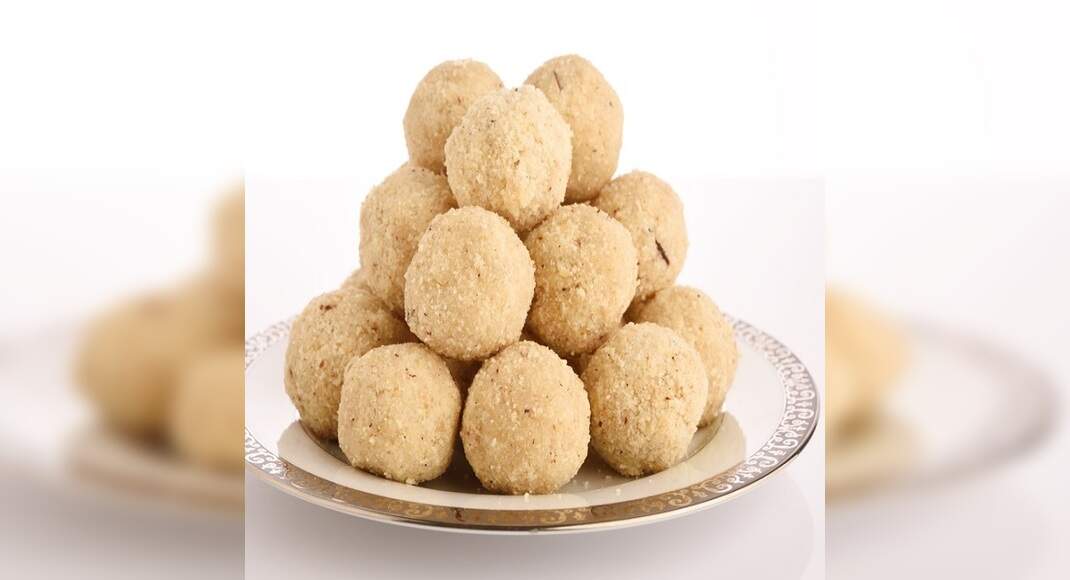Urad Dal Laddu Recipe: How to Make Urad Dal Laddu Recipe | Homemade ...