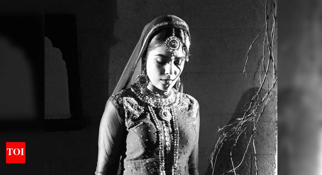 Pooja Gor goes grey for an upcoming role on TV show - Times of India