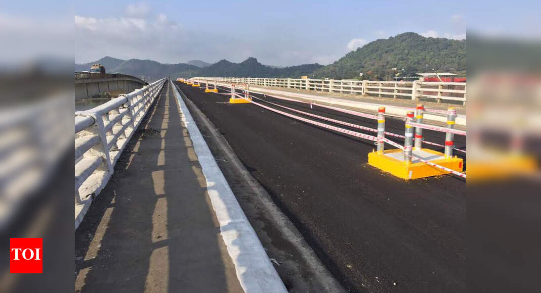 Versova Creek Bridge: Gujarat-bound Versova bridge opens for vehicles ...