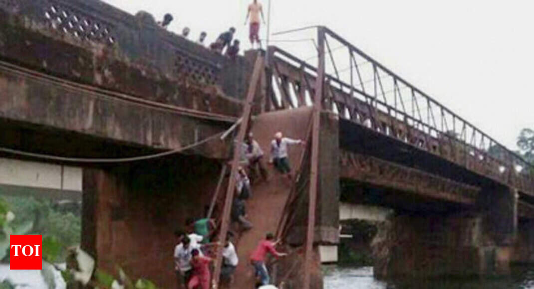 goa bridge accident: Over 10 feared dead as Goa bridge collapses | Goa ...