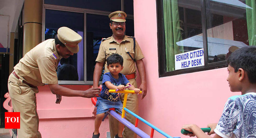 Kerala police: Kids, no need to fear ‘police uncle’ now | Kochi News ...