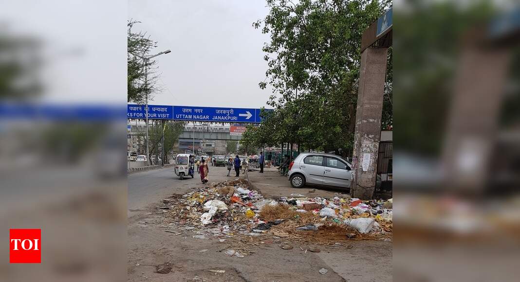 Bus stand or garbage stand? - Times of India