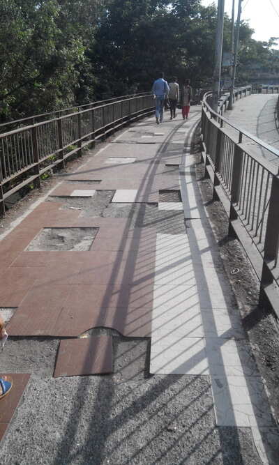 Terrible condition of Matunga Walkway - Times of India
