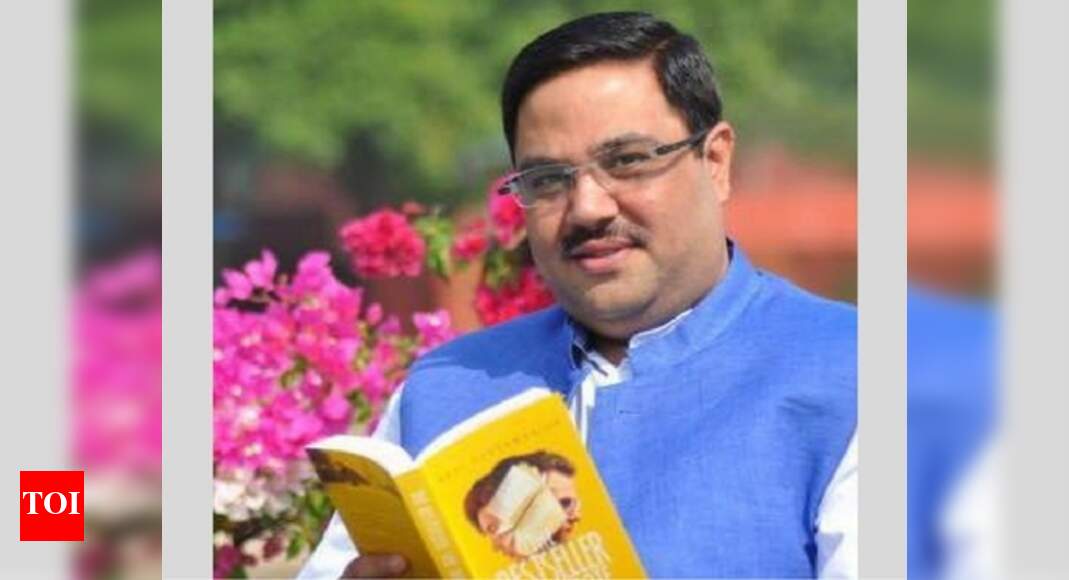 Ravi Subramanian shares his list of favourite thrillers - Times of India