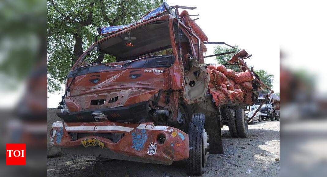 Road Accident: Noida: Three die in e-way crash, bike accident | Noida ...