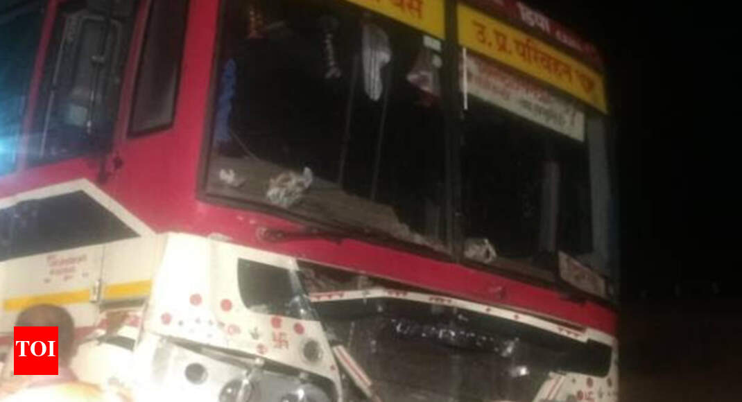 Six persons killed in accident on the Yamuna Expressway | Agra News - Times of India