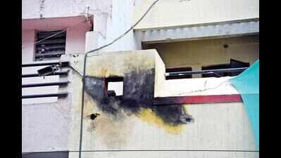 Twin boys touch power cable, critical with burn injuries | Nagpur News ...