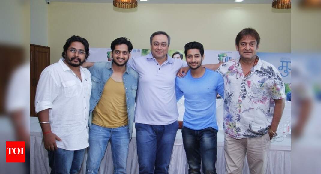 Growing friendship seen between team Muramba and FU | Marathi Movie ...