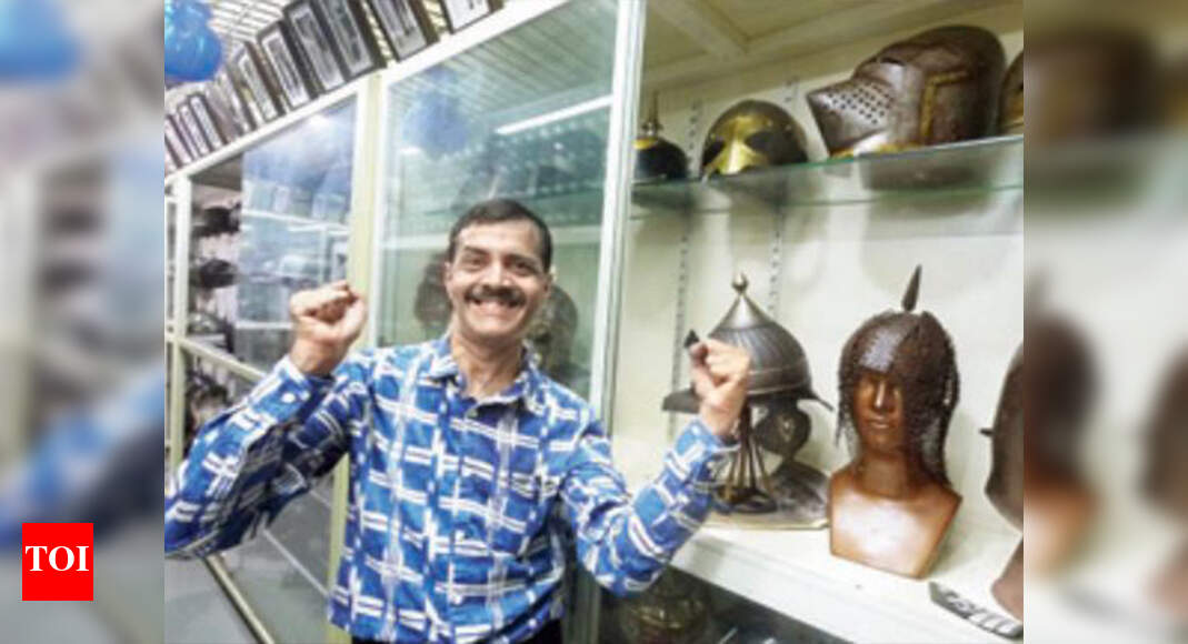 Collector's museum in Kalyan boasts 2,700 hats | Mumbai News - Times of ...