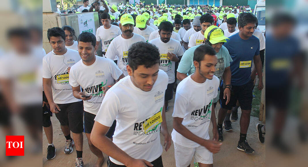 Bengaluru braves the stink, runs for Bellandur health | Bengaluru News ...