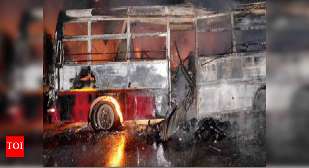 24 dead, 15 injured after bus collides with truck, catches fire in UP ...