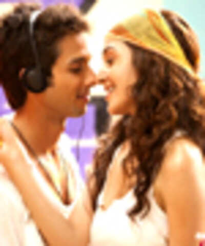 Movie Review of 'Badmaash Company' | - Times of India