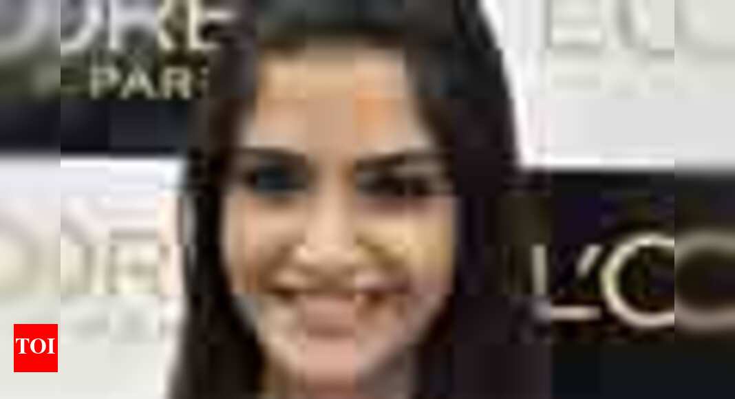 Sonam's world’s biggest mush queen! | Hindi Movie News - Times of India