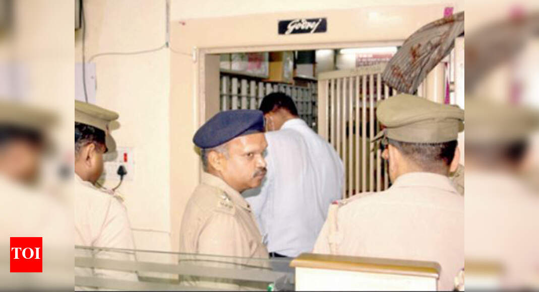 Punjab National Bank Robbery: Burglars cut 2-foot hole in bank wall ...