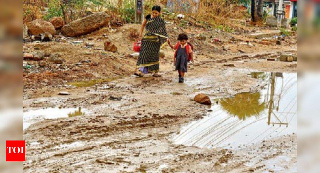 Hyderabad Metro Rail: Metro firefights, desilts drains to curb ...