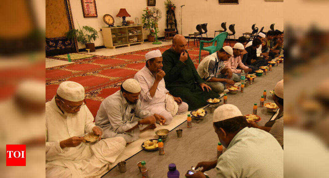Ramzan: Prayers, traditions and food at Amir Mahal during Ramzan ...