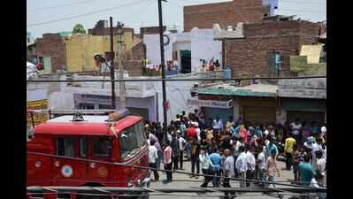 Youth charred to death, two injured in a chemical explosion in Agra ...