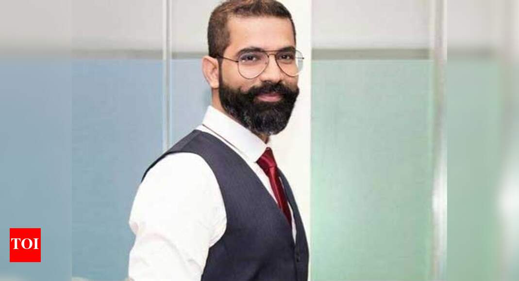 Arunabh Kumar steps down as TVF CEO - Times of India