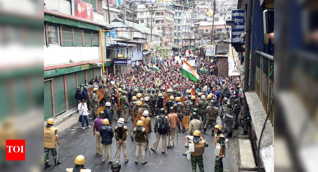 Violence In Darjeeling: Darjeeling unrest: 1 protester killed in fresh ...