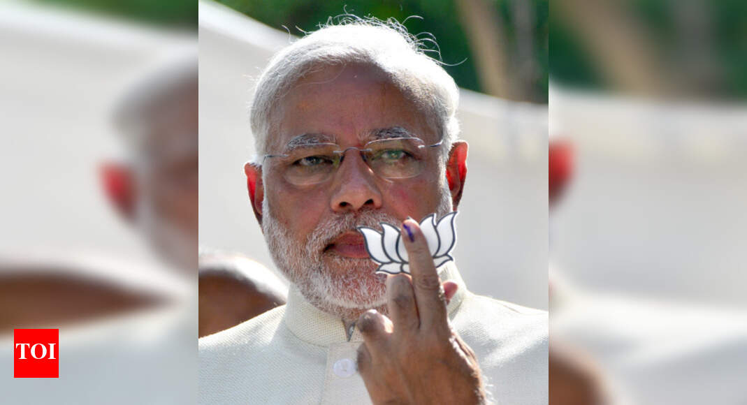 Narendra Modi: GIve books instead of bouquets, PM Modi says | Kochi ...