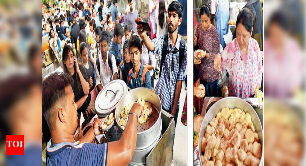 Delhi relishes dumplings to dump momo ‘ban’ | Delhi News - Times of India
