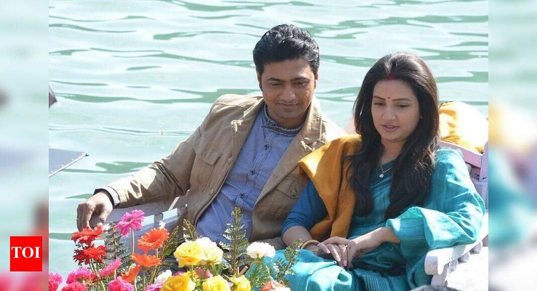 Producer takes a dig at Dev | Bengali Movie News - Times of India