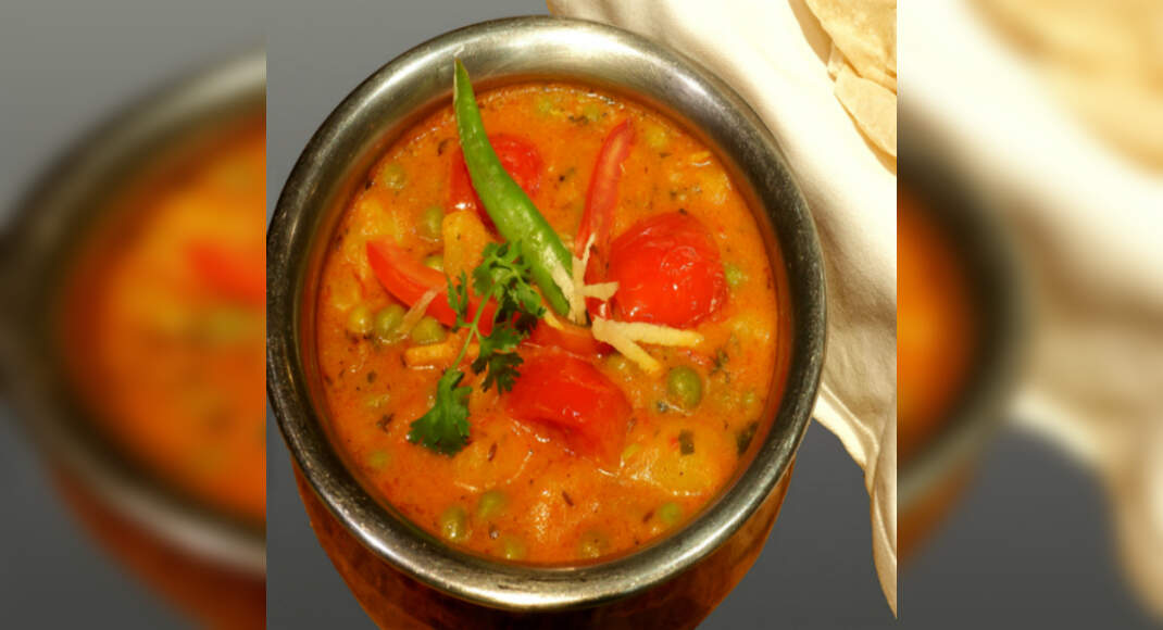 Aloo Tamatar Recipe: How to Make Aloo Tamatar Recipe | Homemade Aloo ...