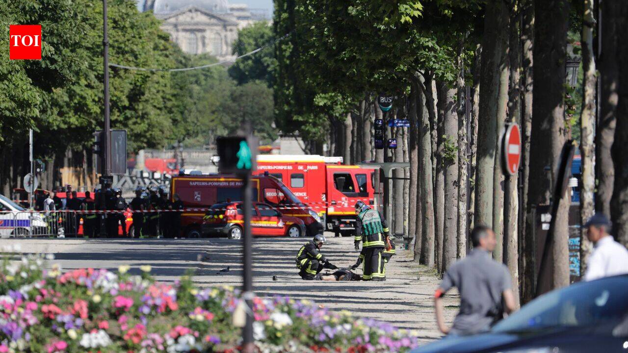 Paris attack driver dead, arms recovered from car