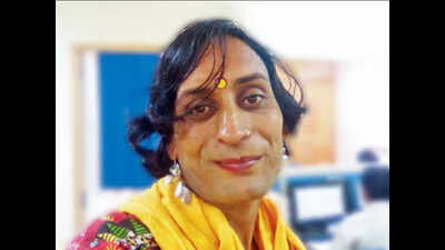 Delhi Metro Trains: Life in Metro: It’s a rough ride for this ...