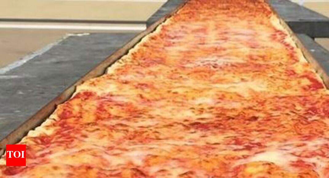 1.9 km-long pizza sets Guinness World Record in US - Times of India