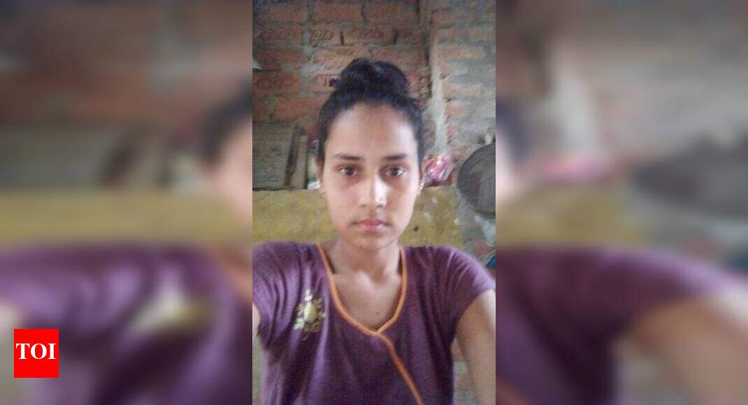 Muslim girl in Varanasi gets surprise 'Eidi' from DM | Varanasi News ...