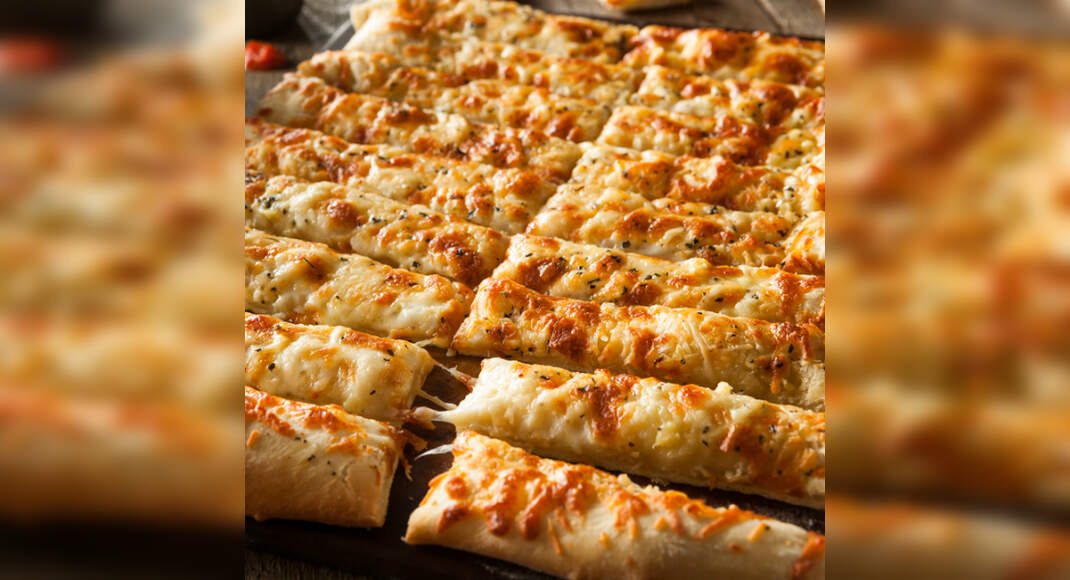 Stuffed Cheesy Garlic Bread Recipe: How to Make Stuffed Cheesy Garlic ...
