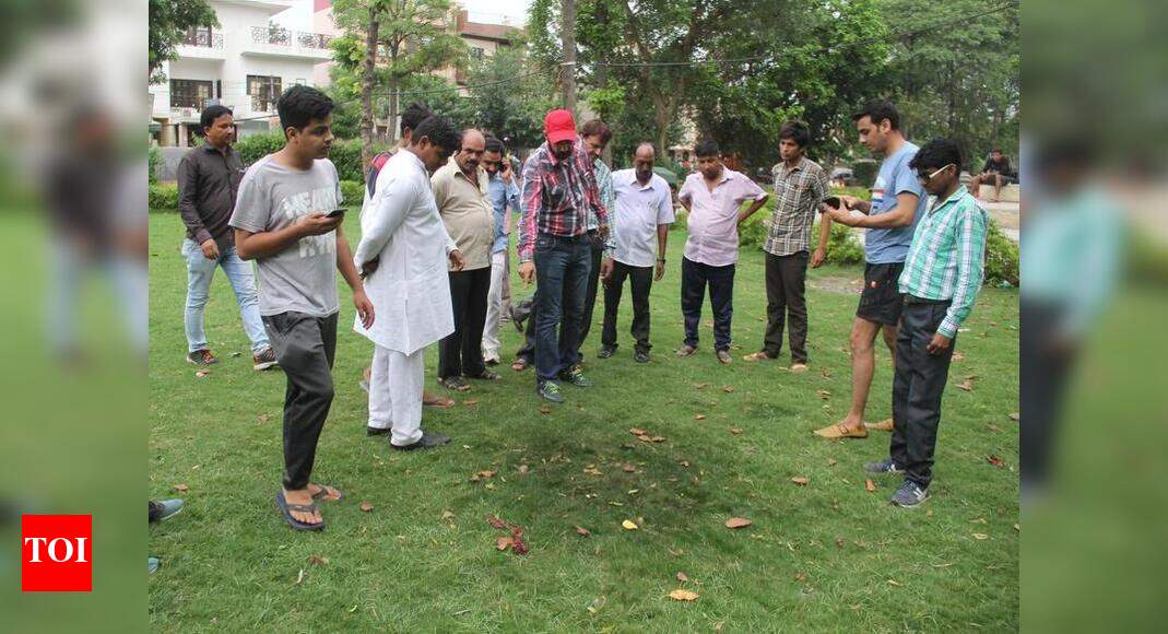 Kite string on power line, 3 boys injured | Noida News - Times of India